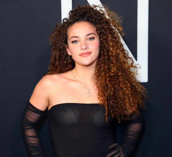 Sofie Dossi Talks About The Creation of 'Fire Alarm', "I Did Not Expect ...