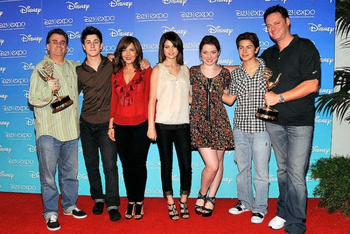 Selena Gomez Talks About Losing Touch with Wizards of Waverly Place ...
