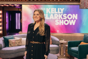 Kelly Clarkson Stuns with Magical Cover of 'Over the Rainbow'