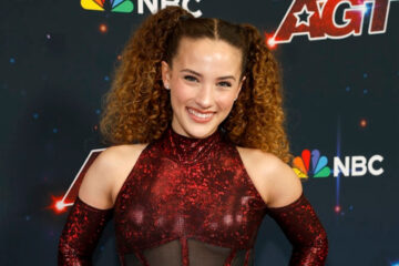 Sofie Dossi Hard Launches Relationship with Sam Golbach